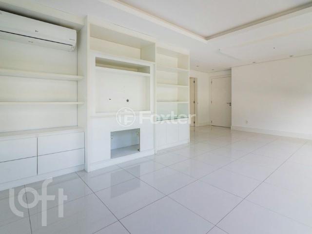 Apartamento com 3 dormitórios em Porto Alegre