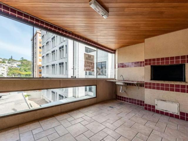 Apartamento com 3 dormitórios em Porto Alegre