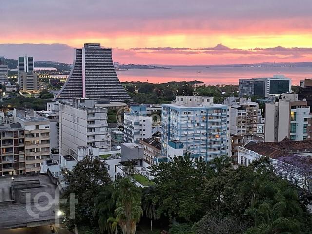 Apartamento com 3 dormitórios em Porto Alegre