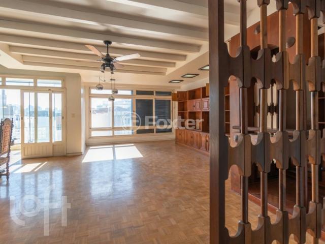 Apartamento com 3 dormitórios em Porto Alegre