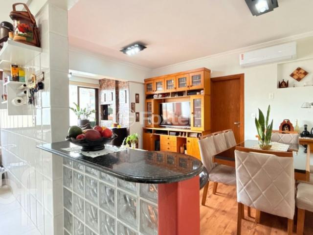 Apartamento com 3 dormitórios em Porto Alegre