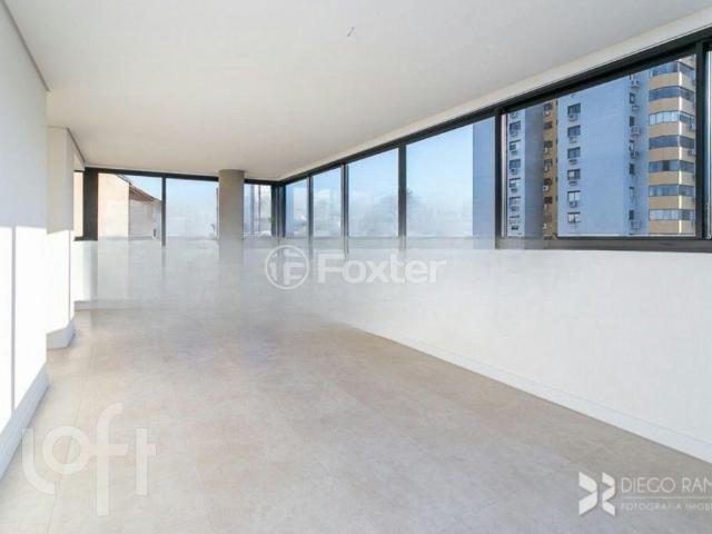 Apartamento com 3 dormitórios em Porto Alegre