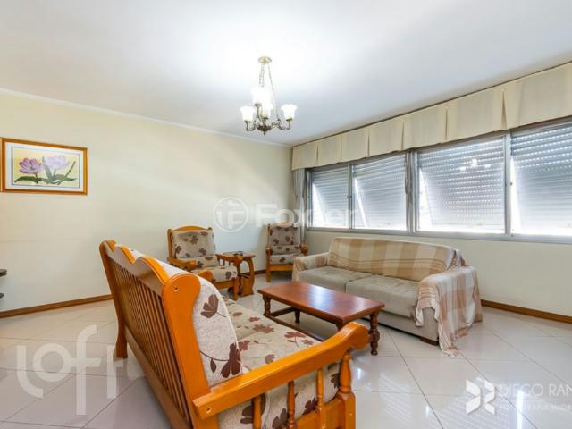 Apartamento com 3 dormitórios em Porto Alegre
