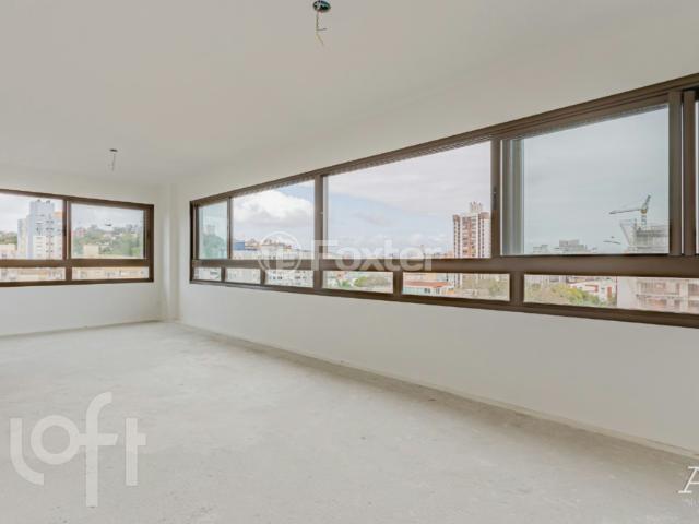 Apartamento com 3 dormitórios em Porto Alegre