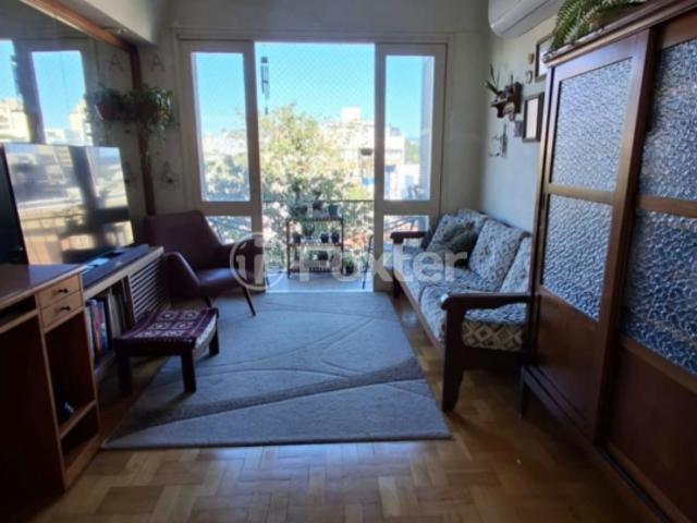 Apartamento com 3 dormitórios em Porto Alegre