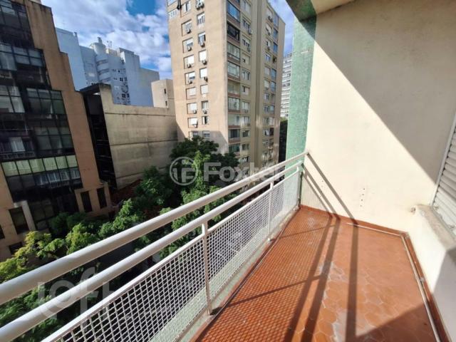Apartamento com 3 dormitórios em Porto Alegre