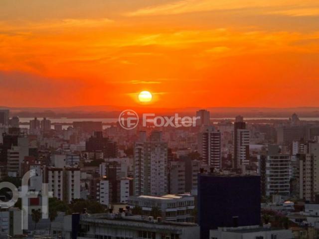 Apartamento com 3 dormitórios em Porto Alegre