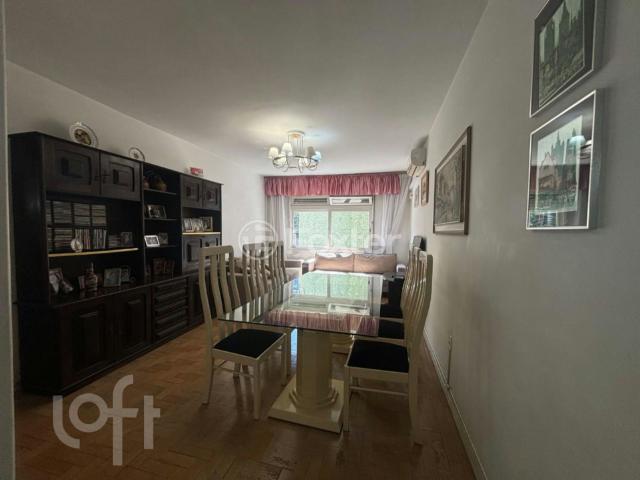 Apartamento com 3 dormitórios em Porto Alegre