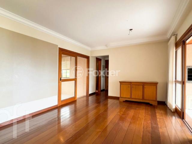 Apartamento com 3 dormitórios em Porto Alegre