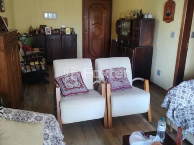Apartamento com 3 dormitórios em Porto Alegre