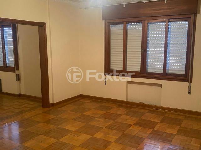 Apartamento com 3 dormitórios em Porto Alegre