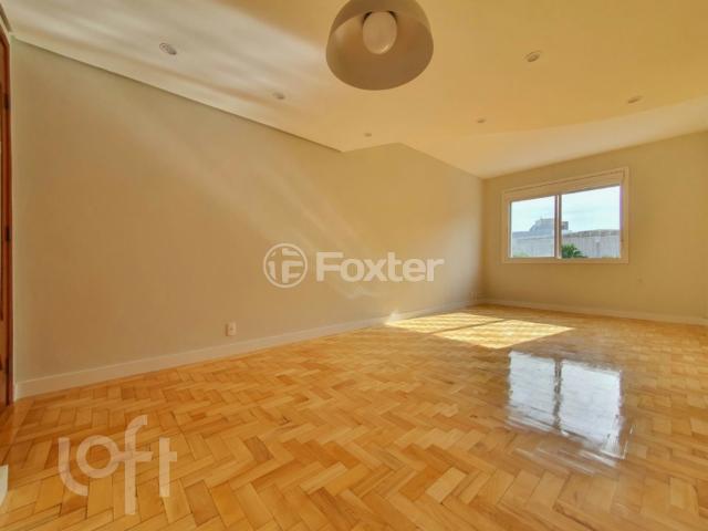 Apartamento com 3 dormitórios em Porto Alegre