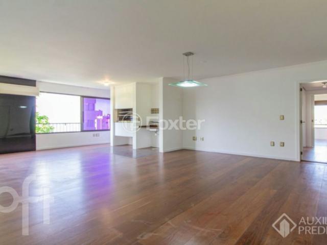 Apartamento com 3 dormitórios em Porto Alegre