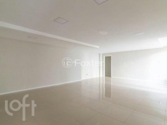 Apartamento com 3 dormitórios em Porto Alegre