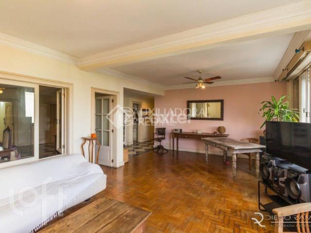 Apartamento com 3 dormitórios em Porto Alegre