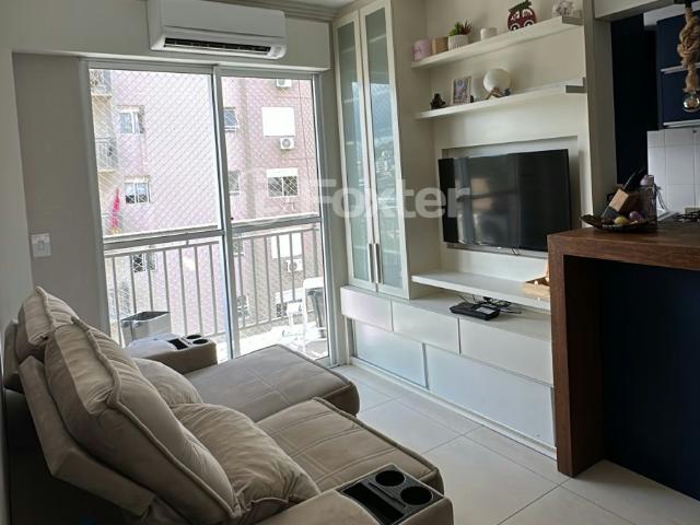 Apartamento com 3 dormitórios em Porto Alegre