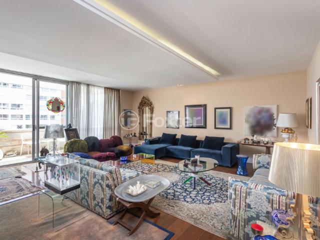 Apartamento com 3 dormitórios em Porto Alegre