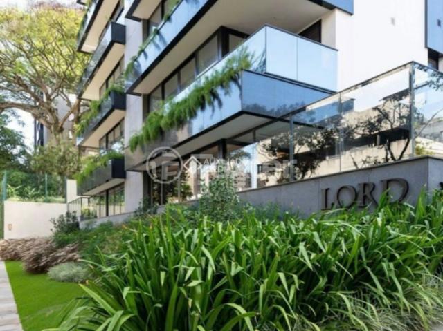 Apartamento com 3 dormitórios em Porto Alegre