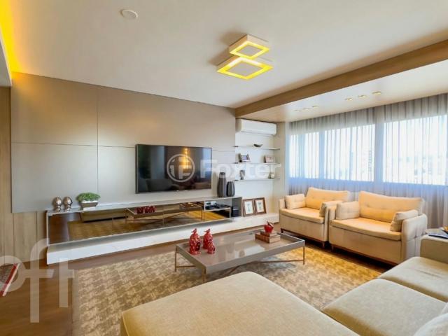 Apartamento com 3 dormitórios em Porto Alegre