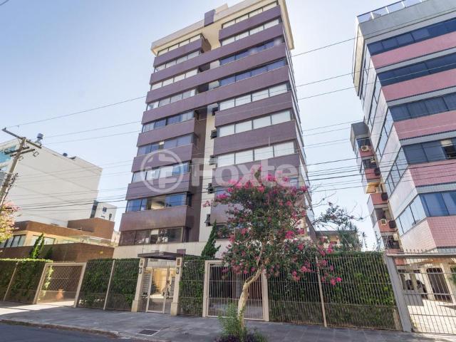 Apartamento com 3 dormitórios em Porto Alegre