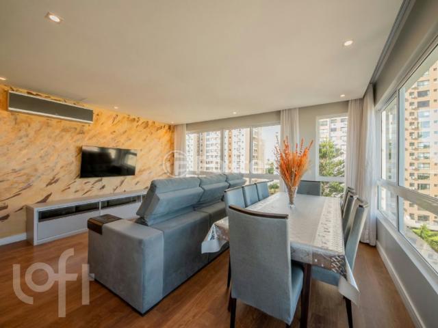 Apartamento com 3 dormitórios em Porto Alegre