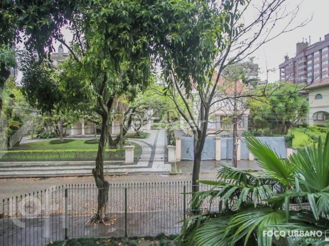 Apartamento com 3 dormitórios em Porto Alegre