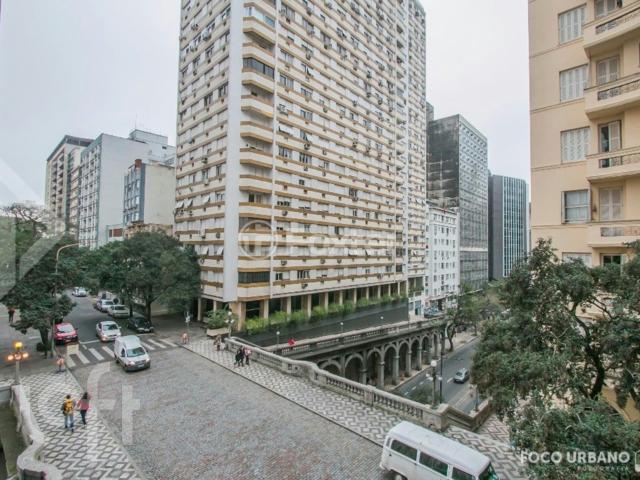 Apartamento com 3 dormitórios em Porto Alegre