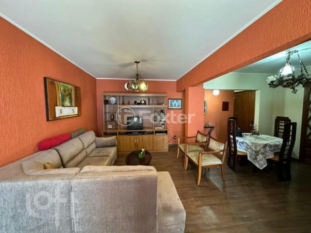 Apartamento com 3 dormitórios em Porto Alegre