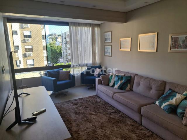 Apartamento com 3 dormitórios em Porto Alegre