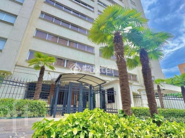 Apartamento com 3 dormitórios em Porto Alegre