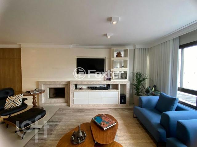 Apartamento com 3 dormitórios em Porto Alegre