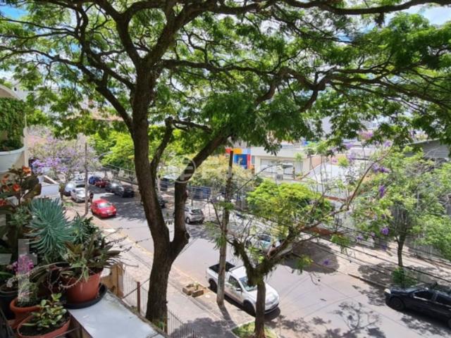 Apartamento com 3 dormitórios em Porto Alegre