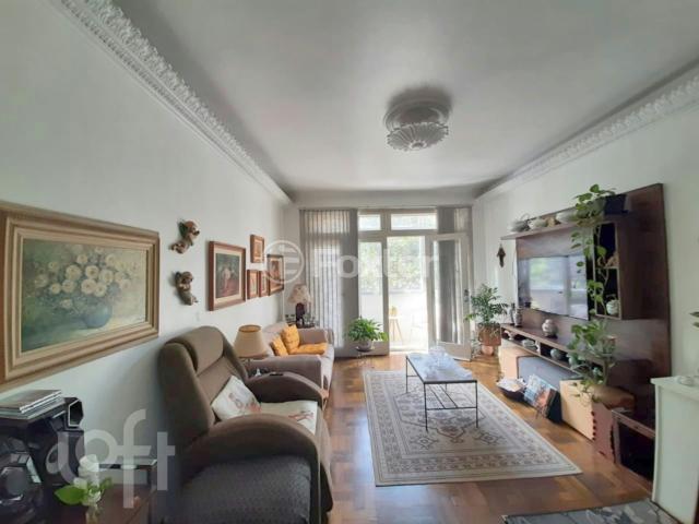 Apartamento com 3 dormitórios em Porto Alegre