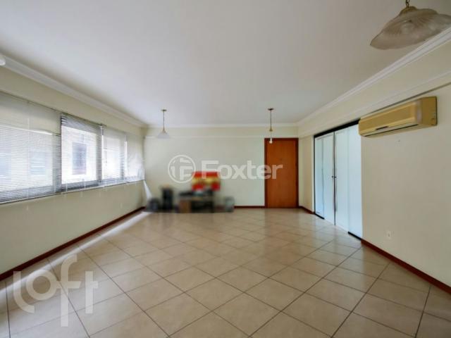 Apartamento com 3 dormitórios em Porto Alegre