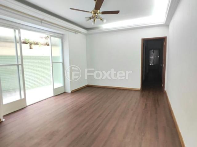 Apartamento com 3 dormitórios em Porto Alegre