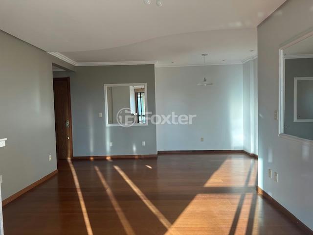 Apartamento com 3 dormitórios em Porto Alegre