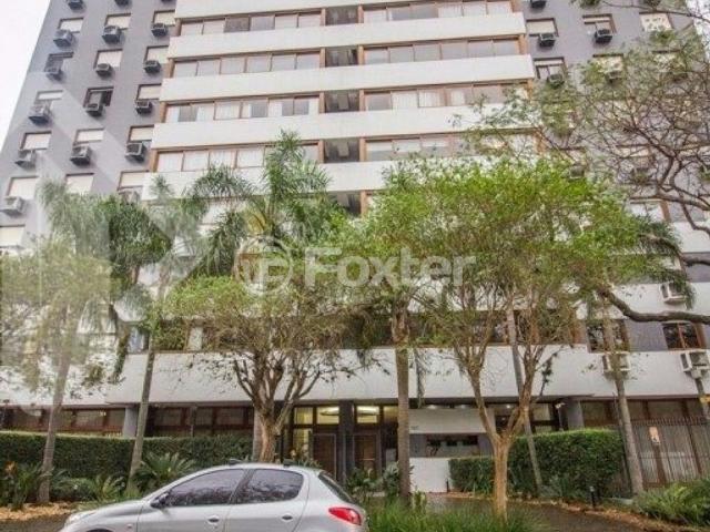 Apartamento com 3 dormitórios em Porto Alegre