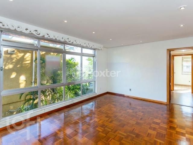 Apartamento com 3 dormitórios em Porto Alegre