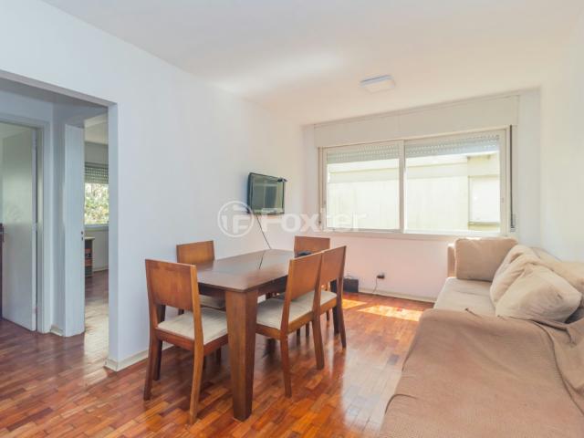 Apartamento com 2 dormitórios em Porto Alegre