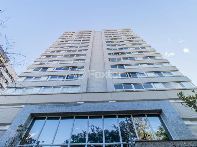 Apartamento com 3 dormitórios em Porto Alegre