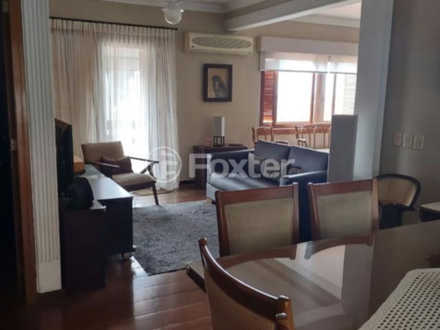 Apartamento com 3 dormitórios em Porto Alegre
