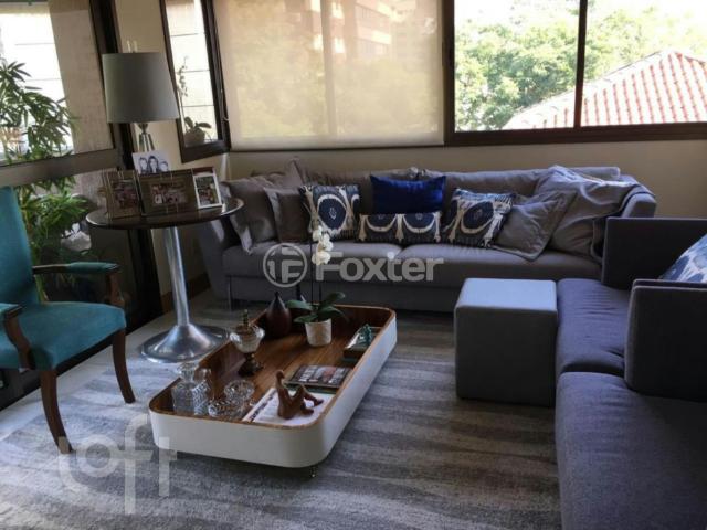 Apartamento com 3 dormitórios em Porto Alegre