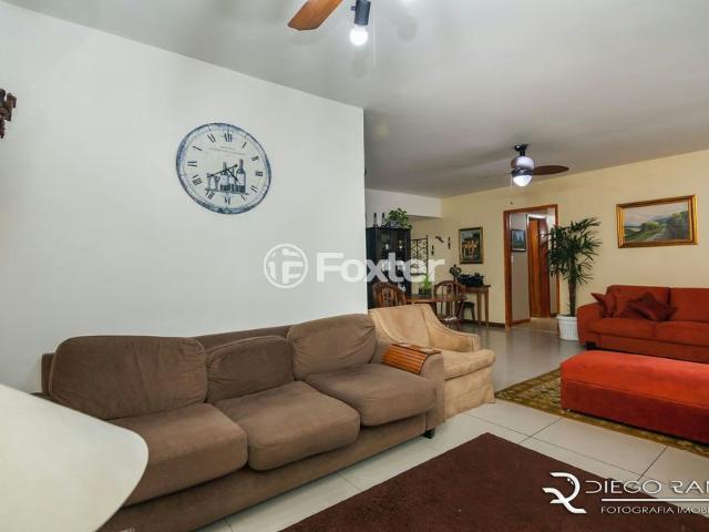 Apartamento com 3 dormitórios em Porto Alegre