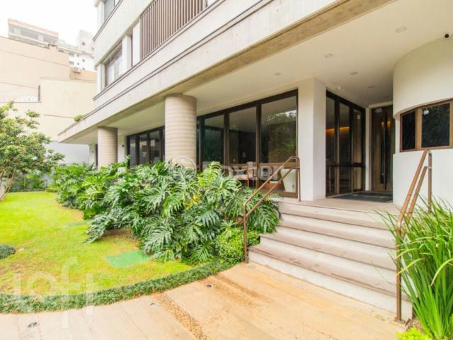 Apartamento com 3 dormitórios em Porto Alegre
