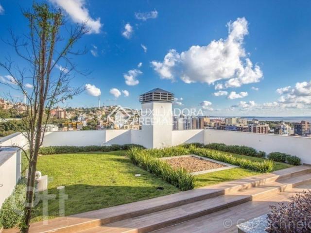 Apartamento com 3 dormitórios em Porto Alegre