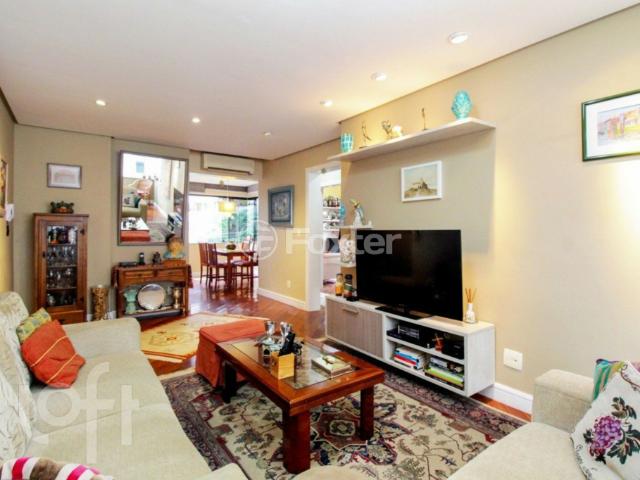 Apartamento com 3 dormitórios em Porto Alegre