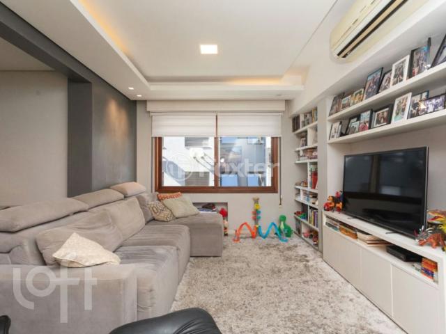 Apartamento com 3 dormitórios em Porto Alegre