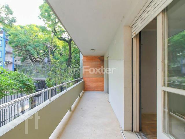 Apartamento com 3 dormitórios em Porto Alegre