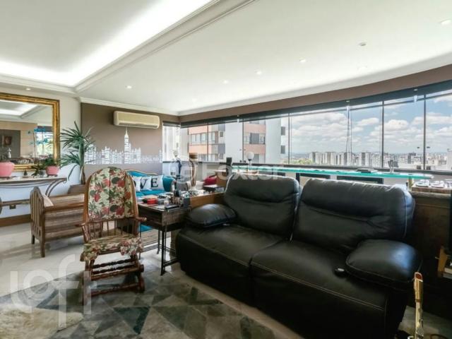 Apartamento com 3 dormitórios em Porto Alegre