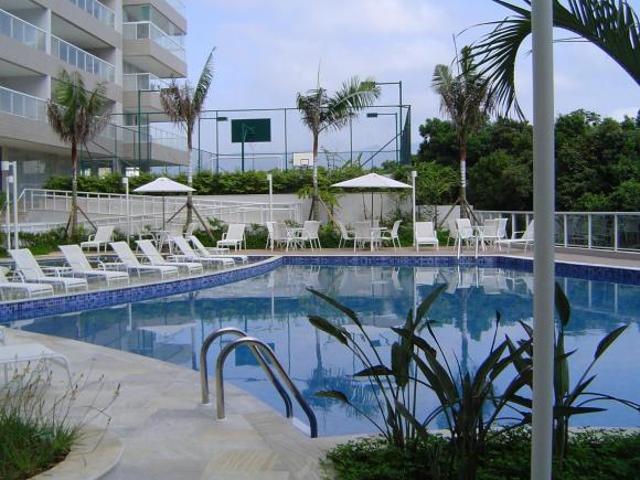 Apartamento com 3 dormitórios em Riviera de São Lourenço, reformado!